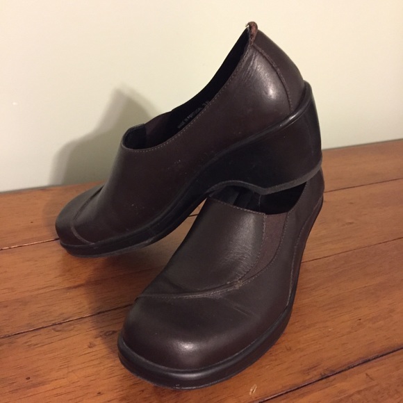 Dansko | Shoes | Dansko Shoes Size 38 In Dark Brown With 25 Heels ...